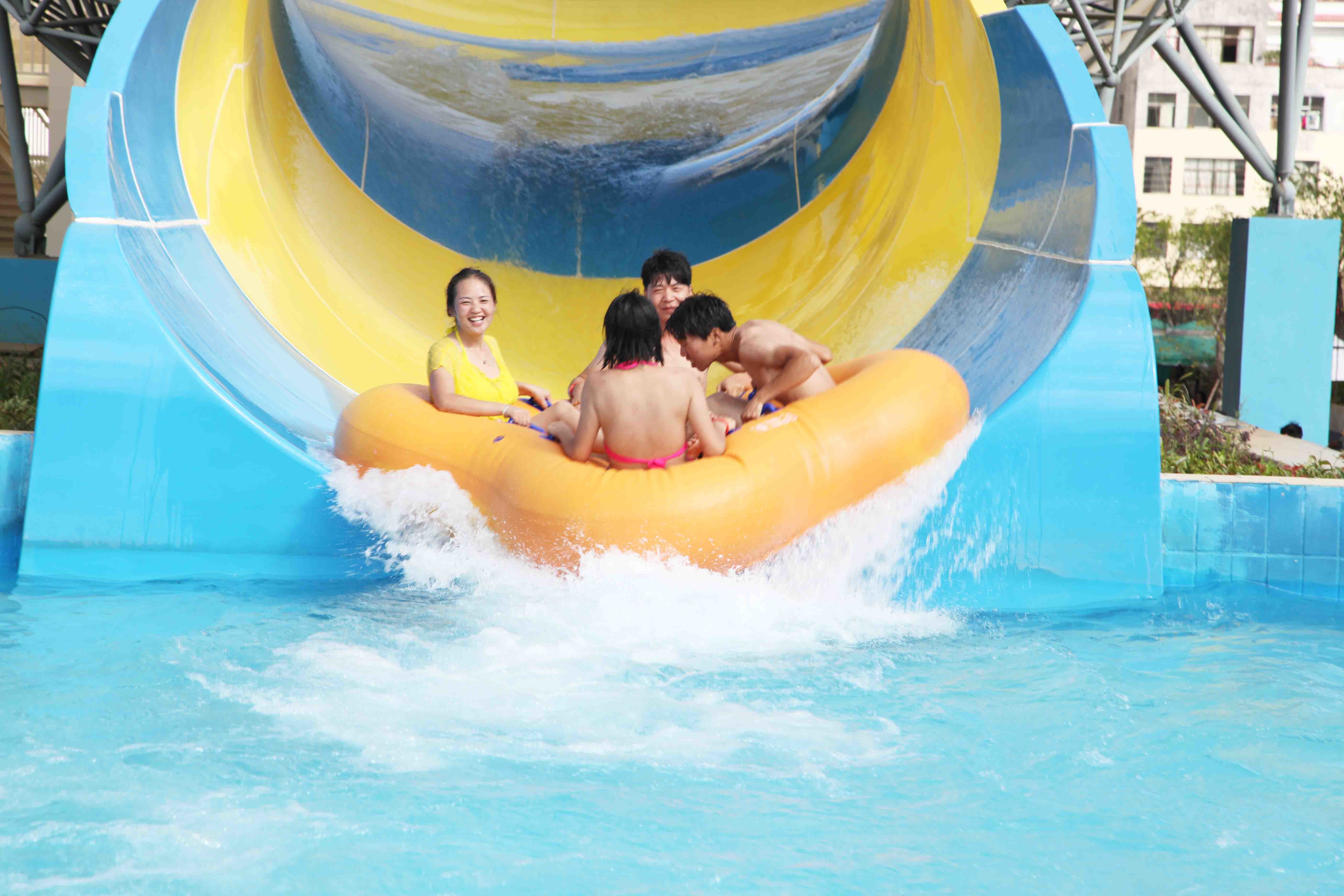 Dewasa disesuaikan Fiberglass Water Park Tornado Slide 14.6m Tinggi ...